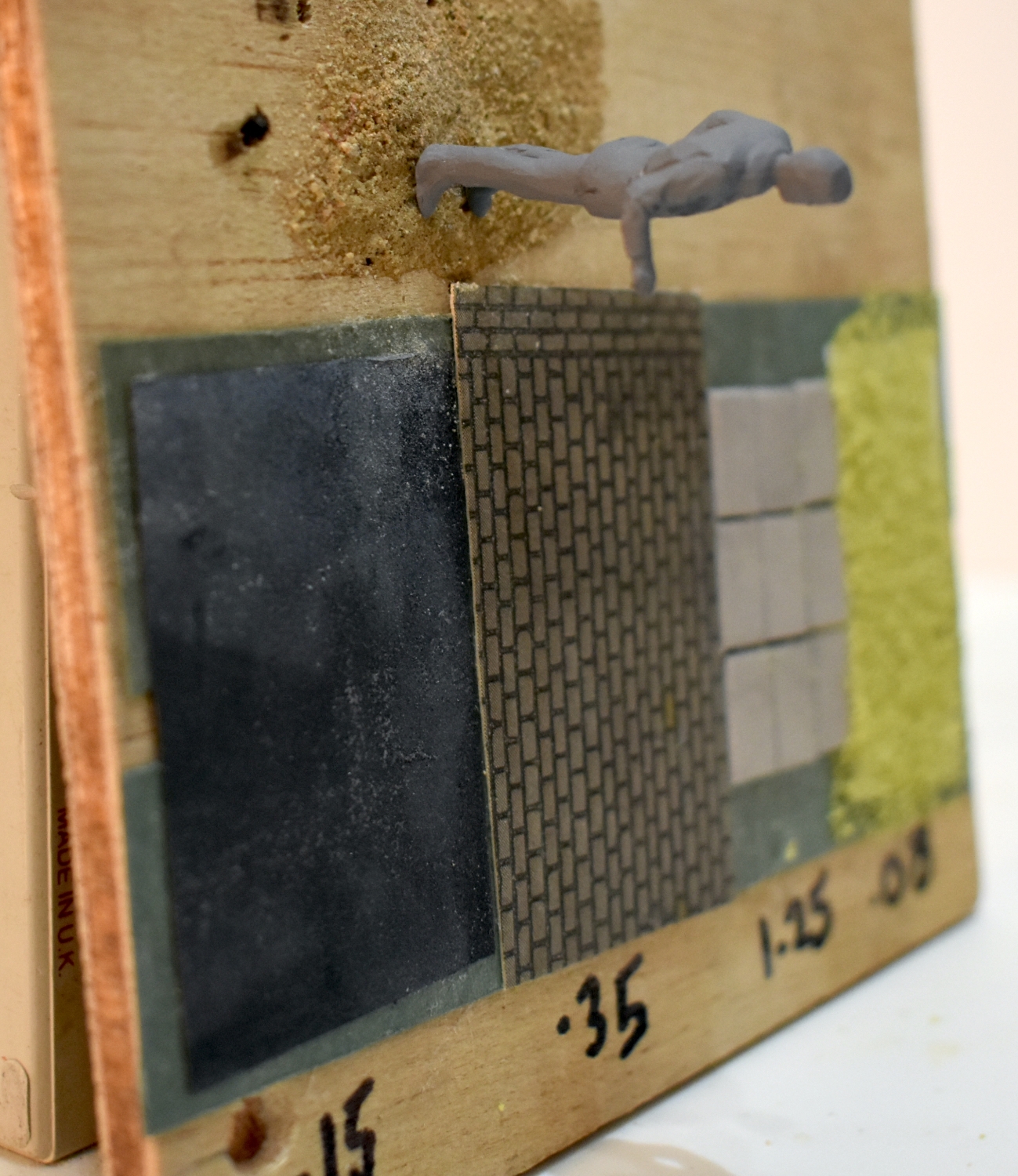 The 1/50 project, experiments with magnetic feet. - Playing with 1/50 ...