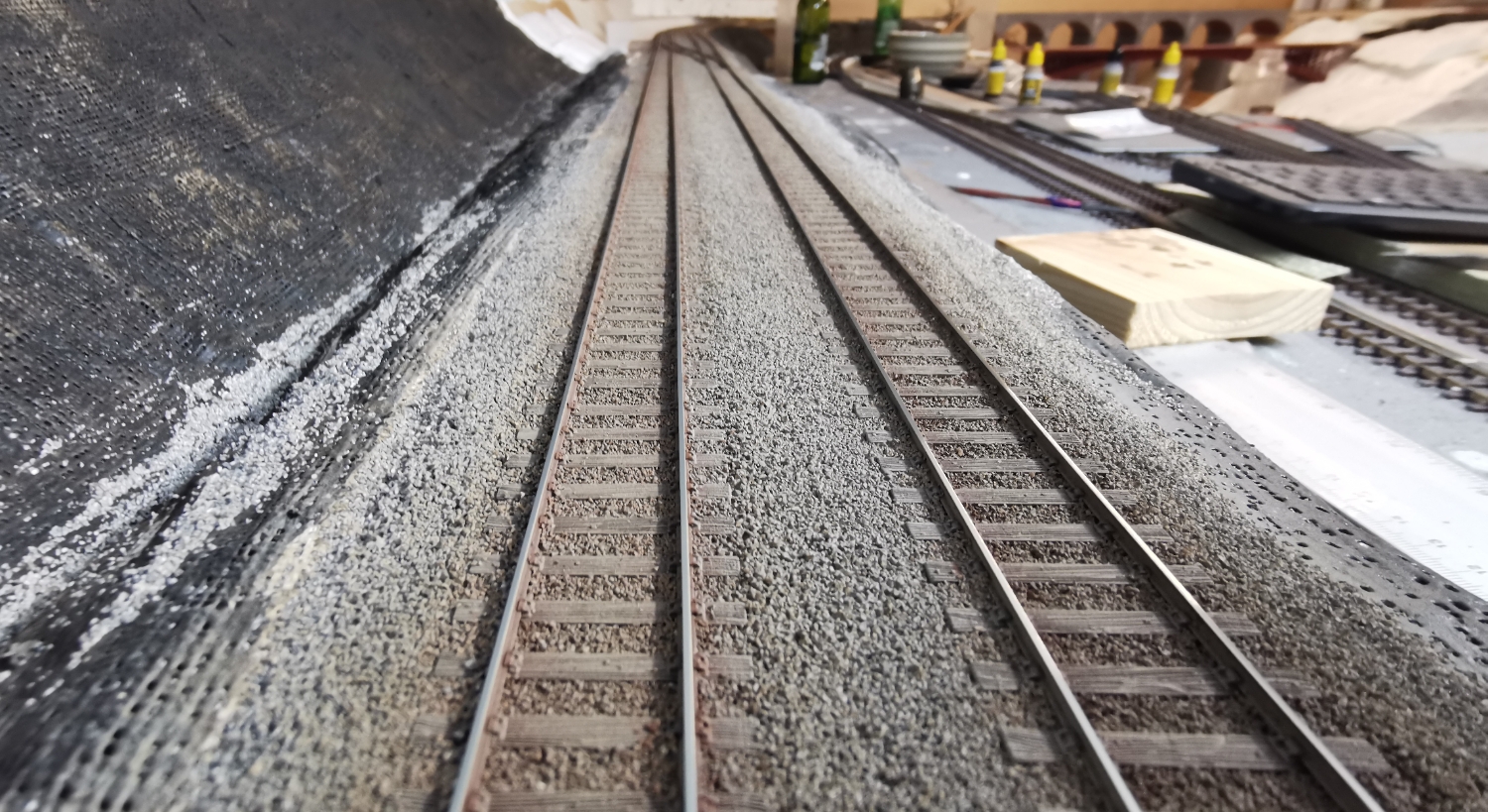 Ballast and painting track - Modelling Questions, Help and Tips - RMweb