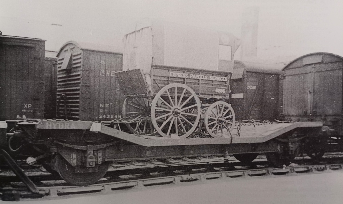 GWR Hydra with a parcels van - The Farthing layouts - RMweb