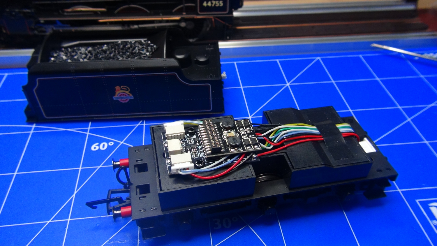 Fitting Sound and modifying lighting to New Hornby Black 5 - DCC Sound ...
