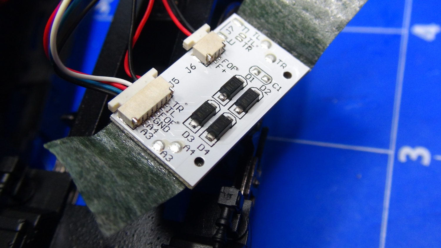 Fitting Sound and modifying lighting to New Hornby Black 5 - DCC Sound ...