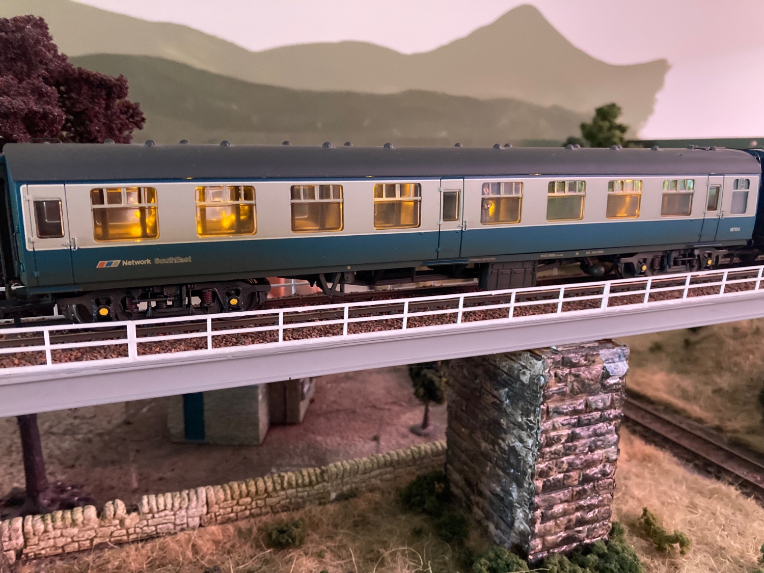 Coach lighting using ESU Lighting Bars and veroboard strips - Electrics ...