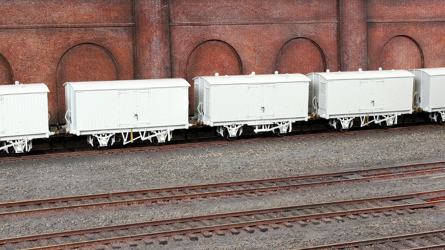 GNR 8-Ton Covered Vans - Rapido Trains - RMweb