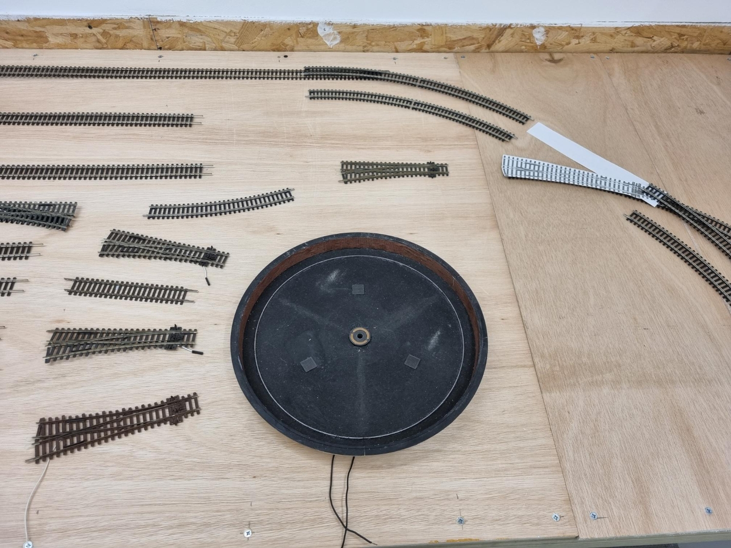 Assistance with loco shed design, please. - Layout & Track Design - RMweb
