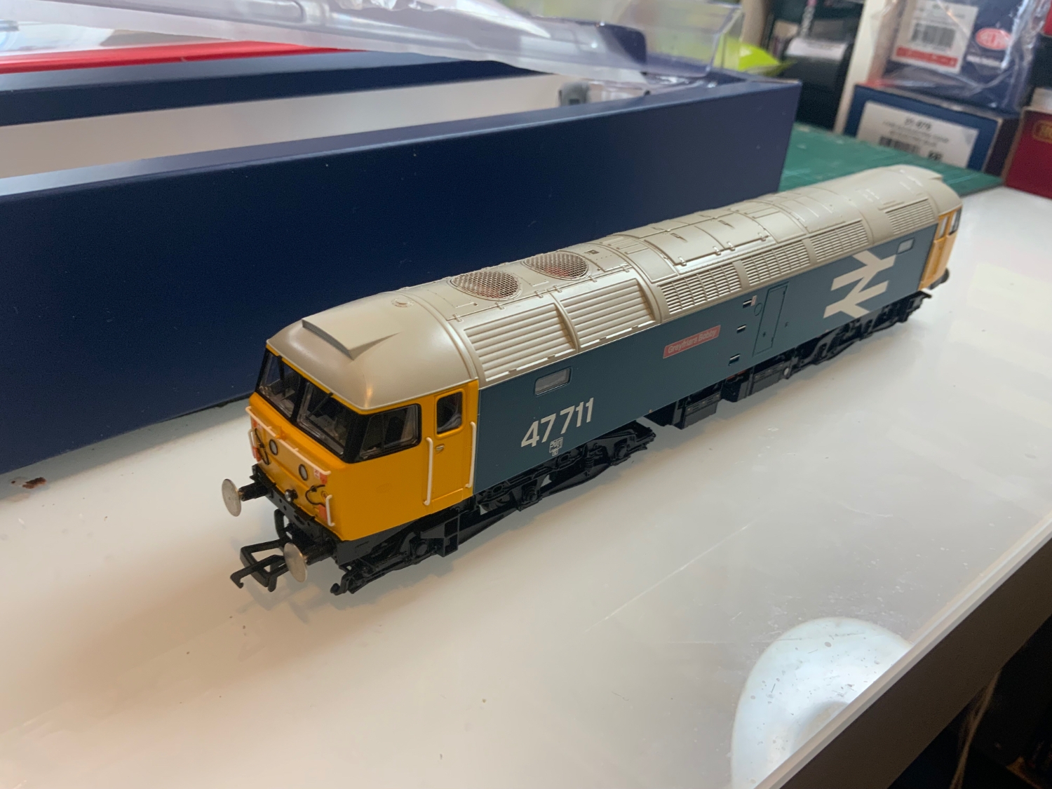 35-415 Bachmann OO Gauge Class 47/7 47711 'Greyfriars Bobby' BR Blue ...