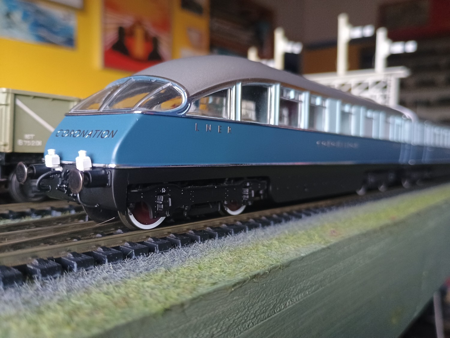 LNER Coronation Stock - Page 19 - Hornby - RMweb