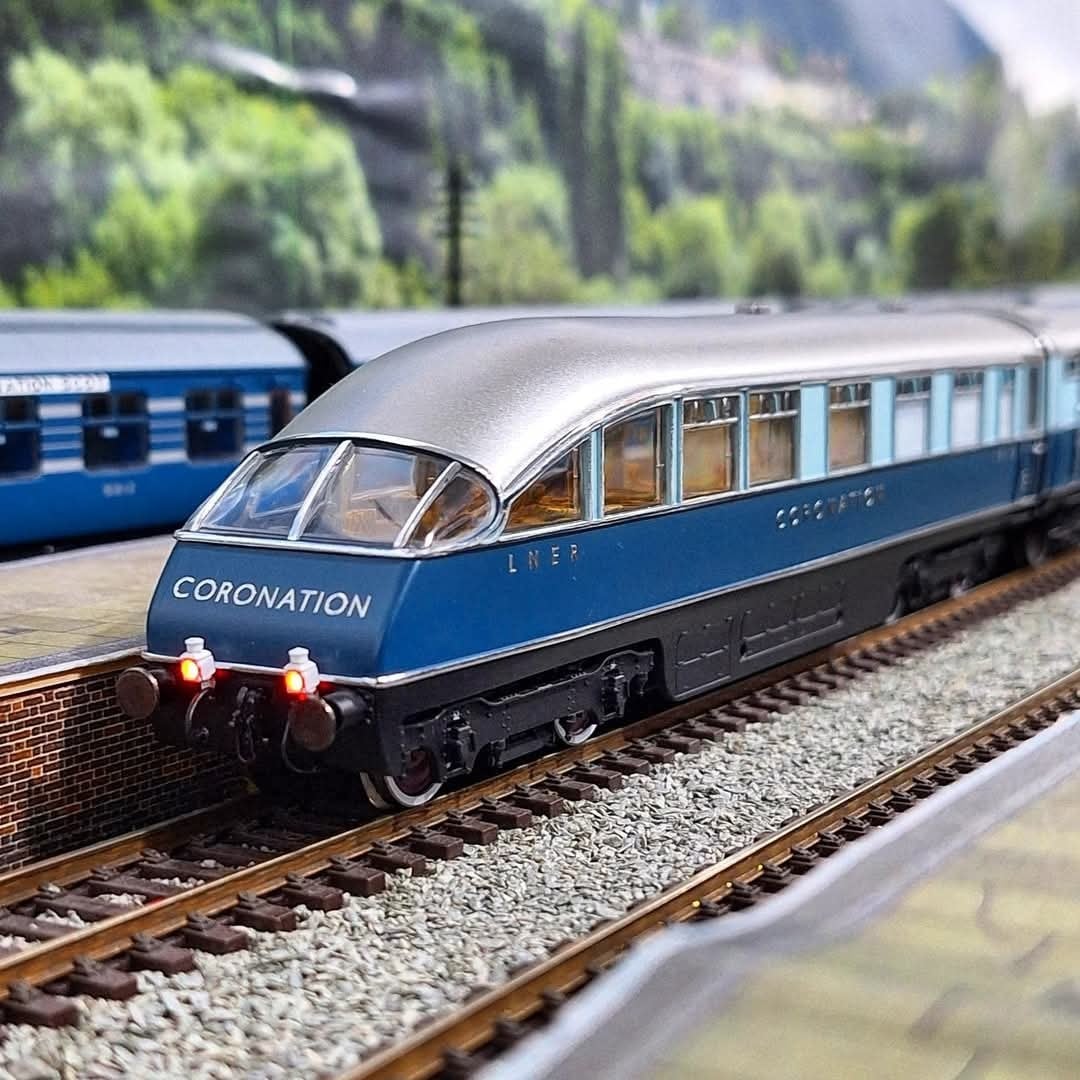LNER Coronation Stock - Page 23 - Hornby - RMweb