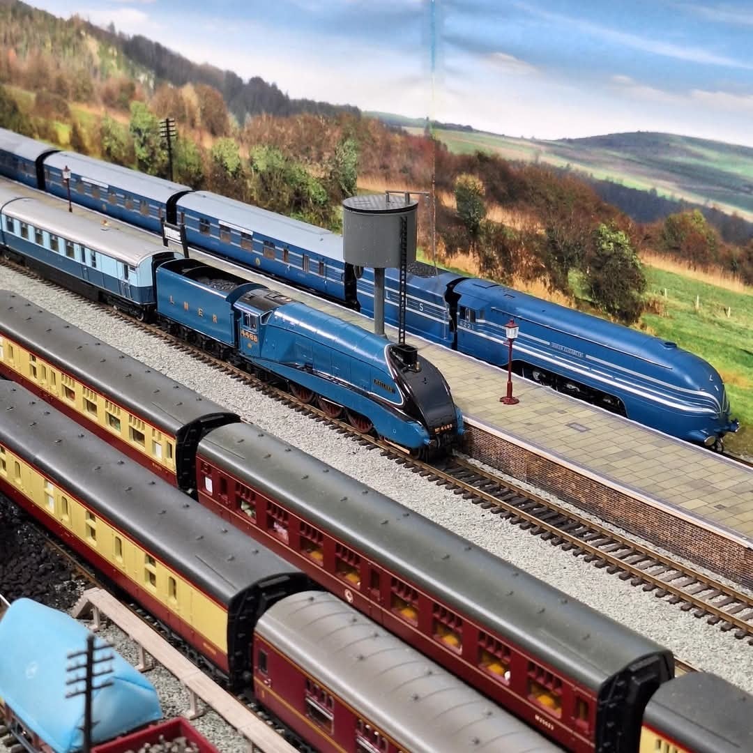 LNER Coronation Stock - Page 23 - Hornby - RMweb