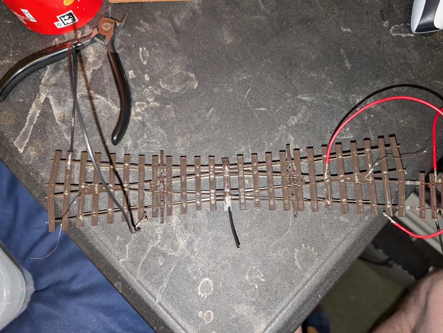 Where do I solder the track power dropper wires on a PECO code 75 ...