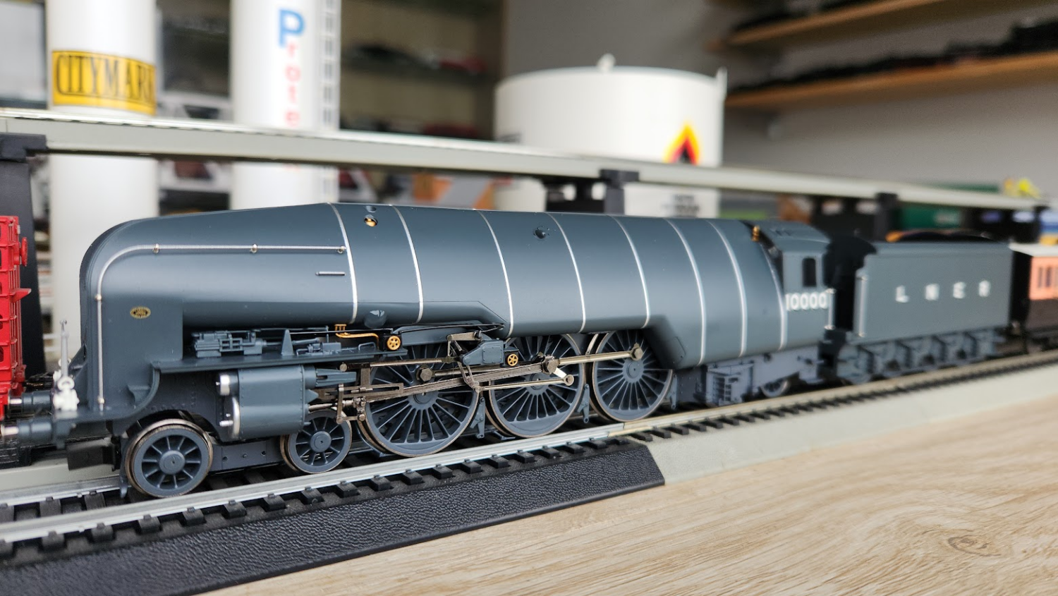 Working with Hornby W1 Class 4-6-4 LNER 'Hush Hush' No.10000 (with ...