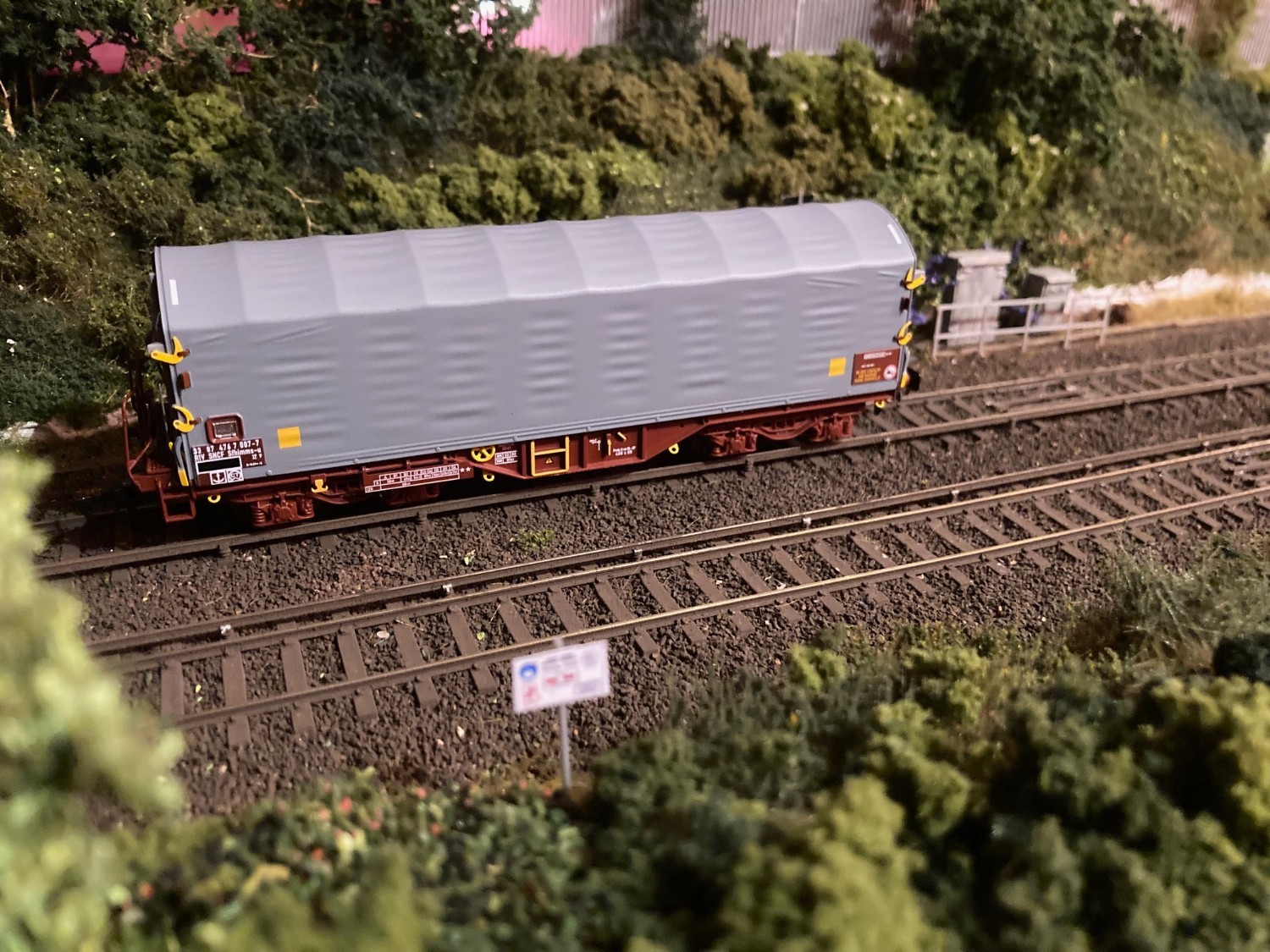 Revolution Trains offers IHA-F Sfhimms wagons in 00 and N - Page 5 ...