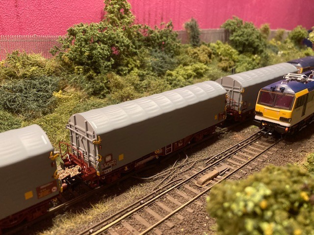 Revolution Trains offers IHA-F Sfhimms wagons in 00 and N - Page 5 ...