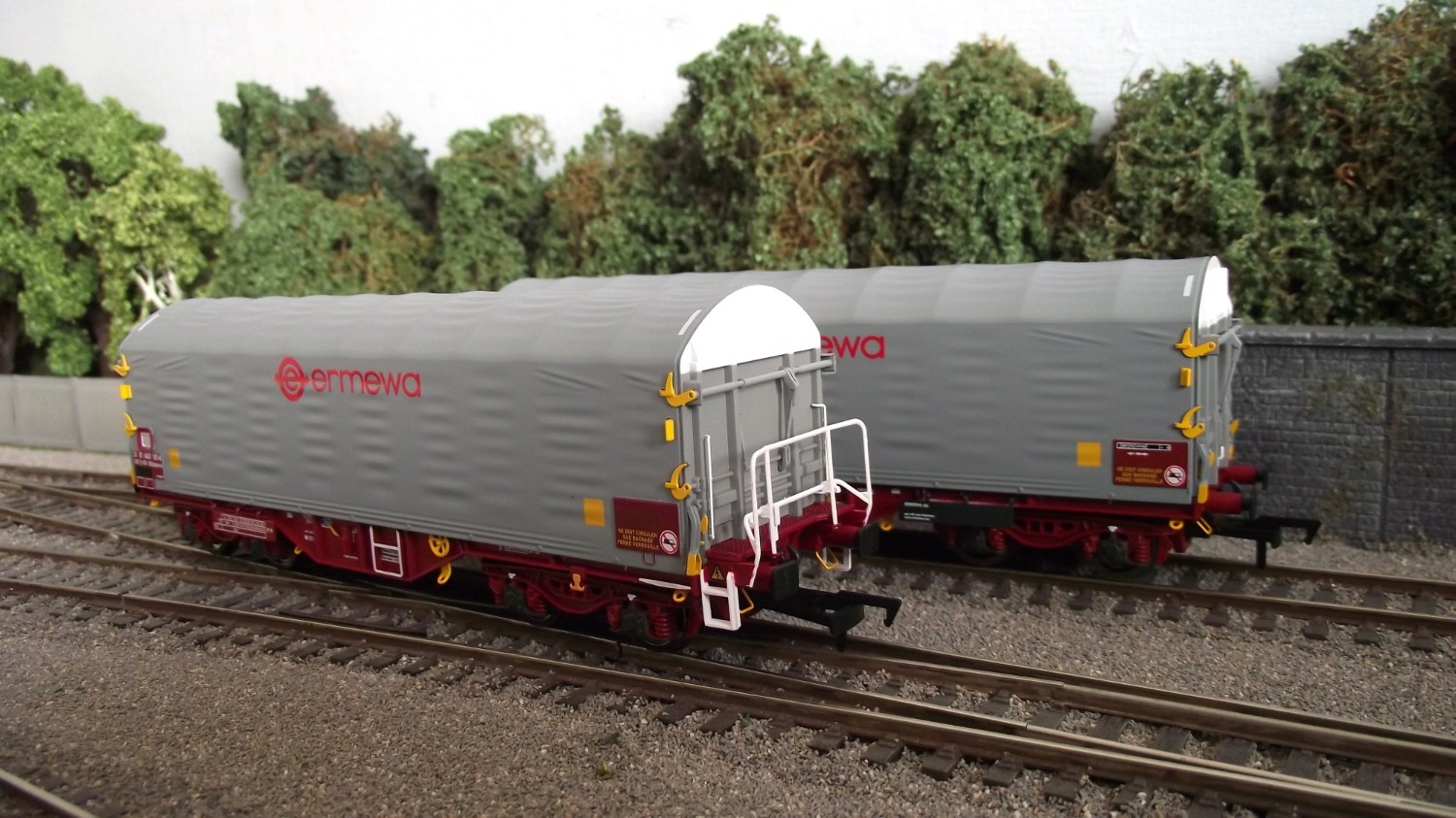 Revolution Trains offers IHA-F Sfhimms wagons in 00 and N - Page 5 ...