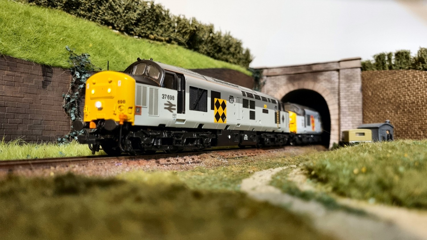 Bachmann 37 - Old v New - Bachmann - RMweb
