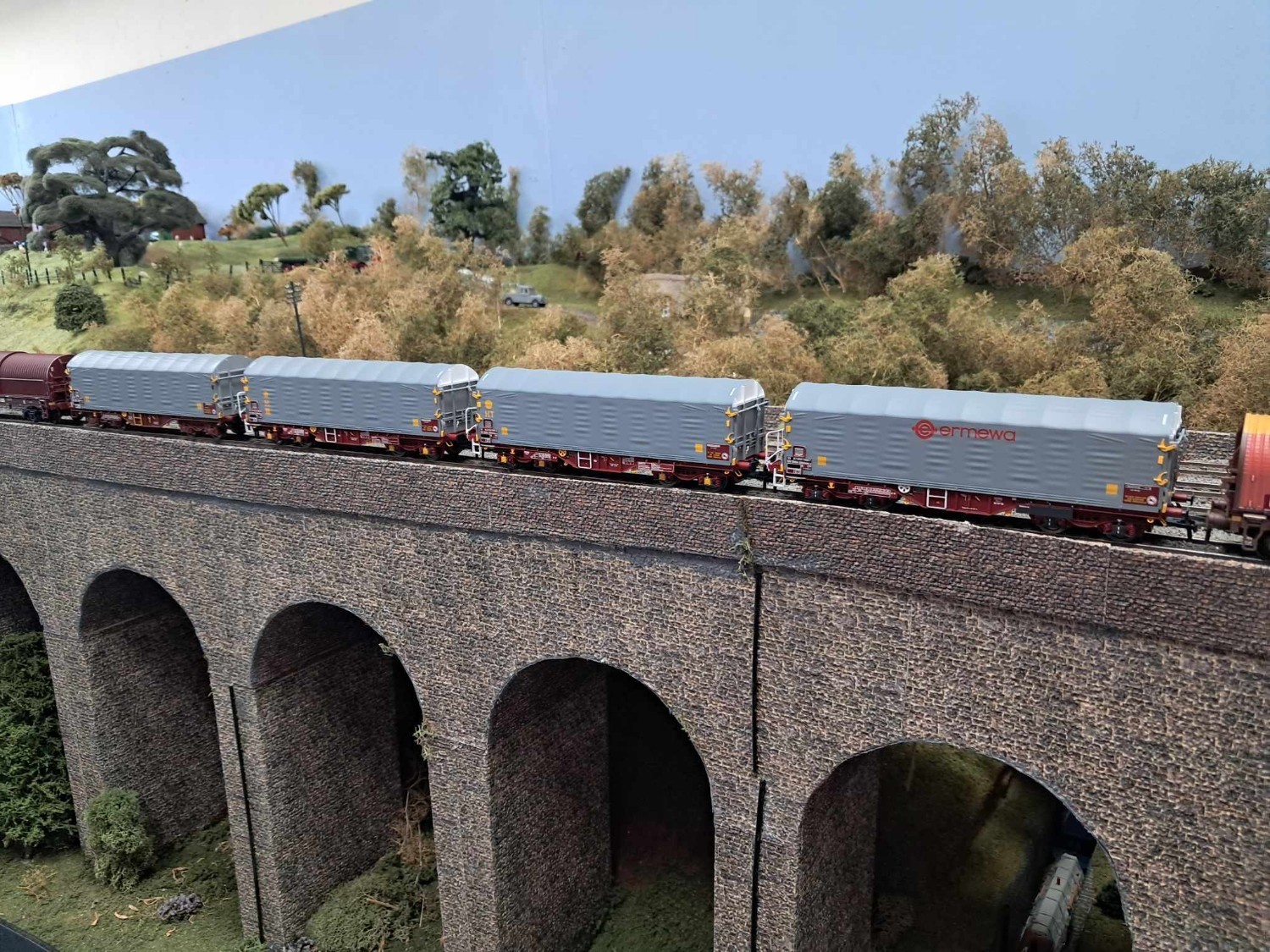 Revolution Trains offers IHA-F Sfhimms wagons in 00 and N - Page 5 ...
