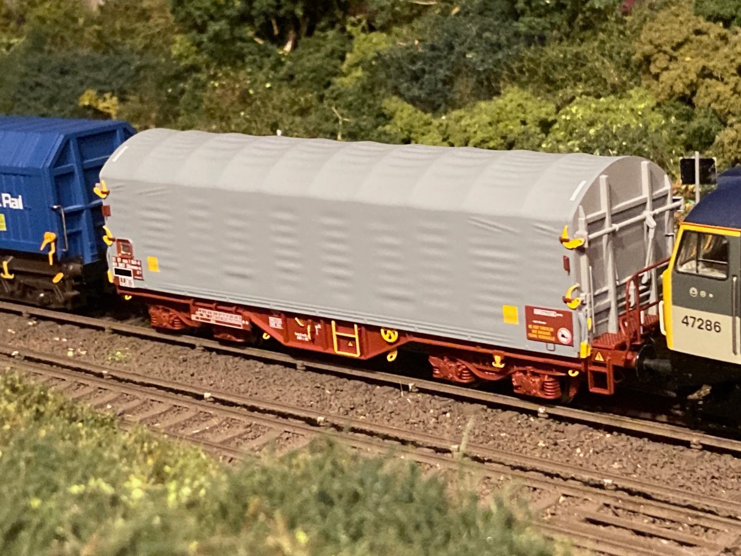 Revolution Trains offers IHA-F Sfhimms wagons in 00 and N - Page 5 ...