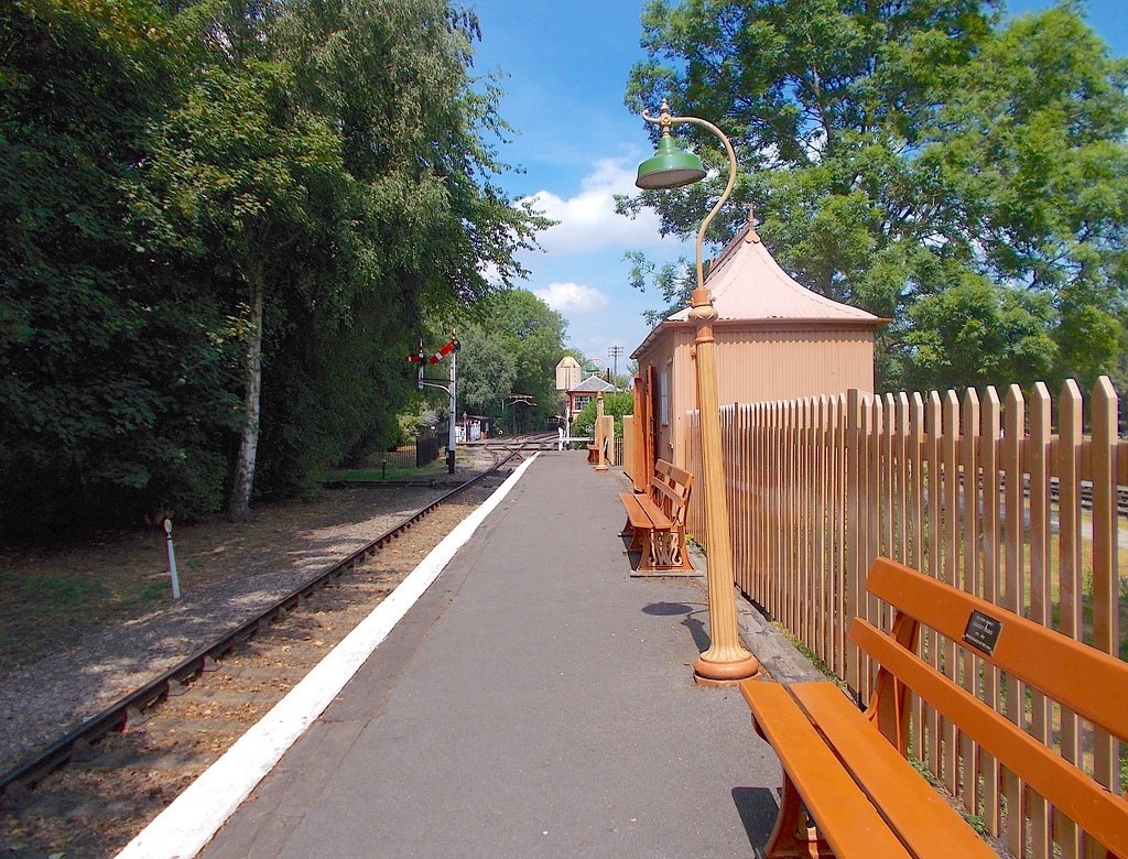GWR Swan neck station lamps - Permanent Way, Signalling ...