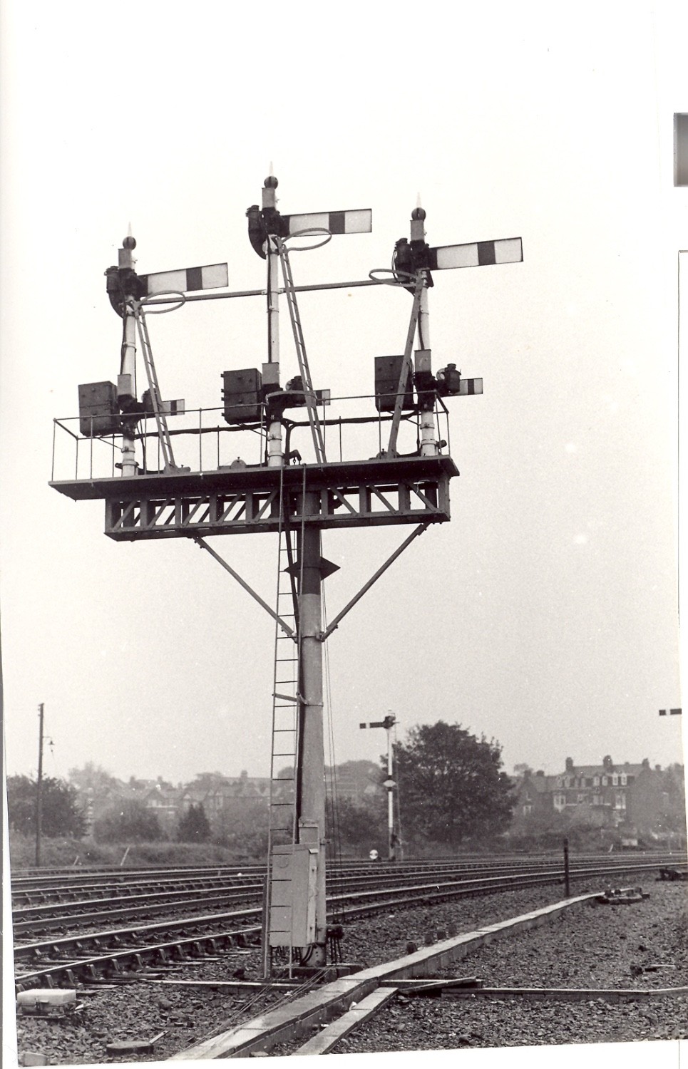 Jon Fitness' average 7mm signals workbench. - Page 77 - Permanent Way ...