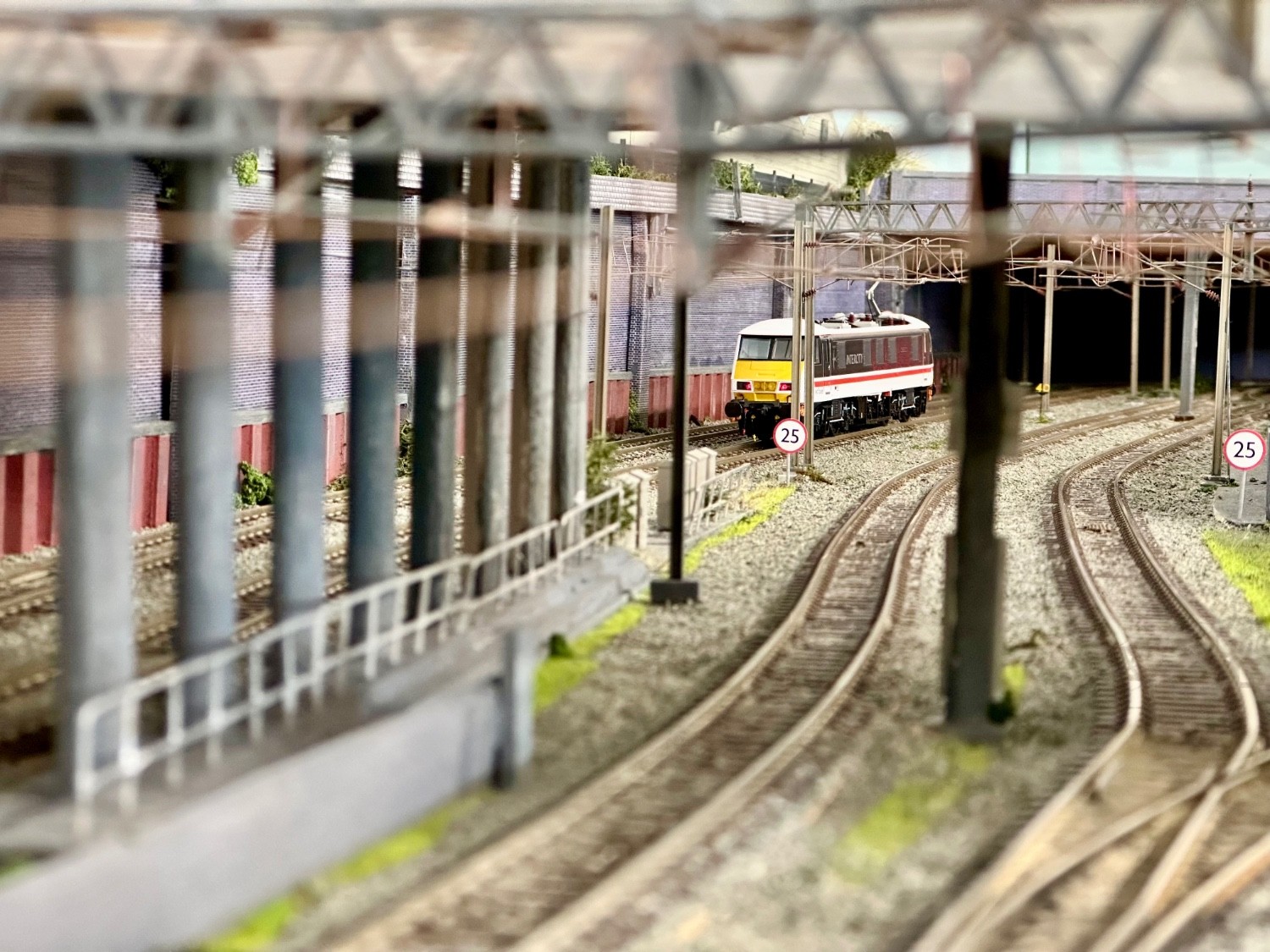 This is Queens Cross - a WCML 00 Gauge modern era layout - Layout ...