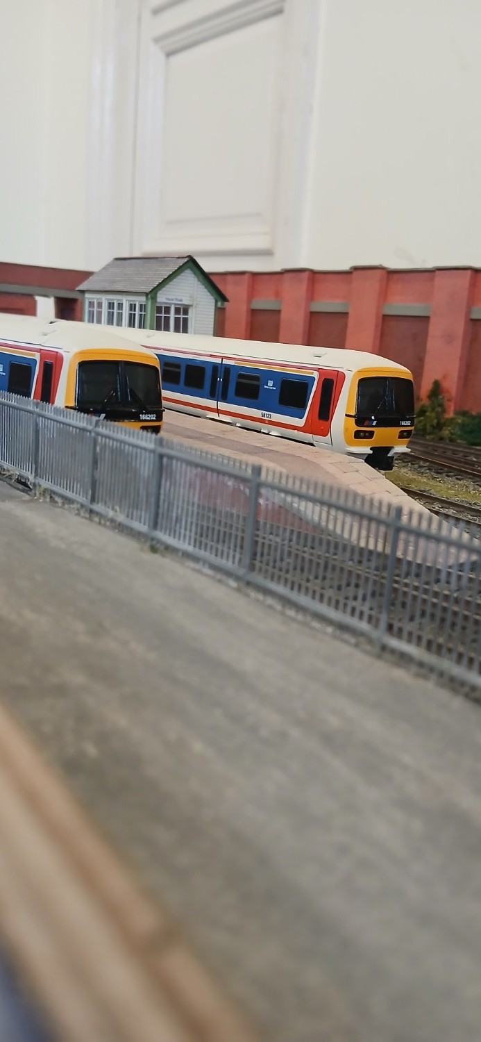 Bachmann Br Class 166's - Several Questions. - Bachmann - RMweb