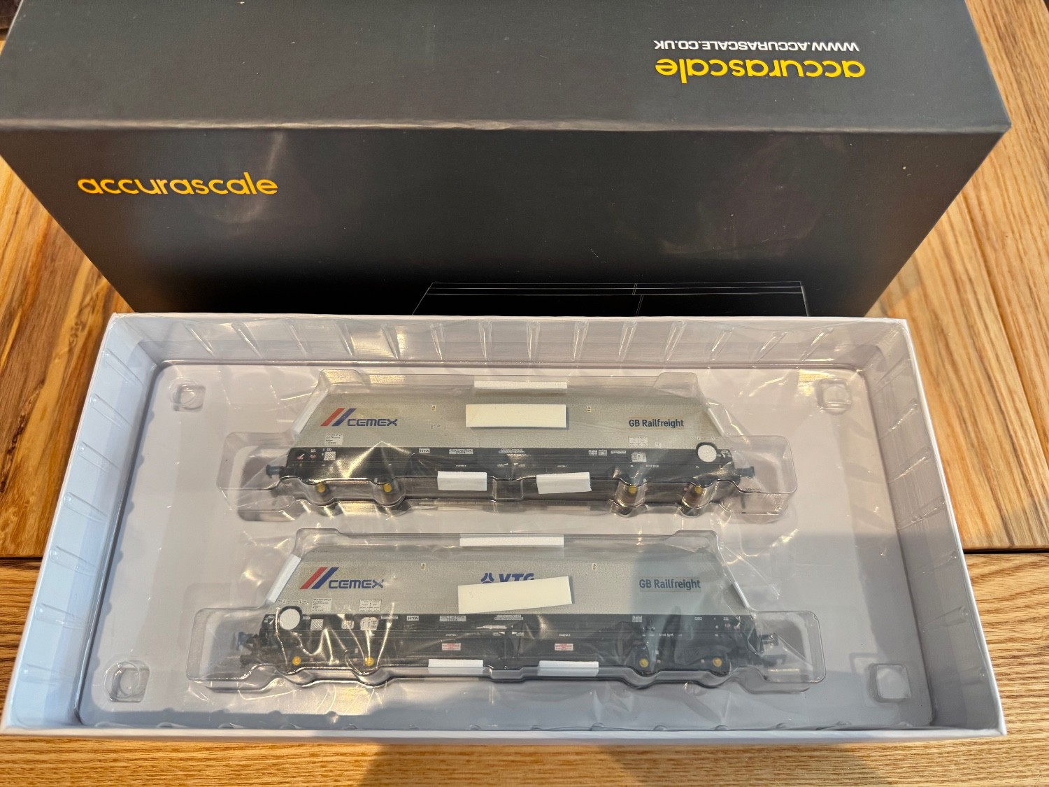 SOLD - Accurascale OO gauge HYA wagons x8 (4x twin packs ...