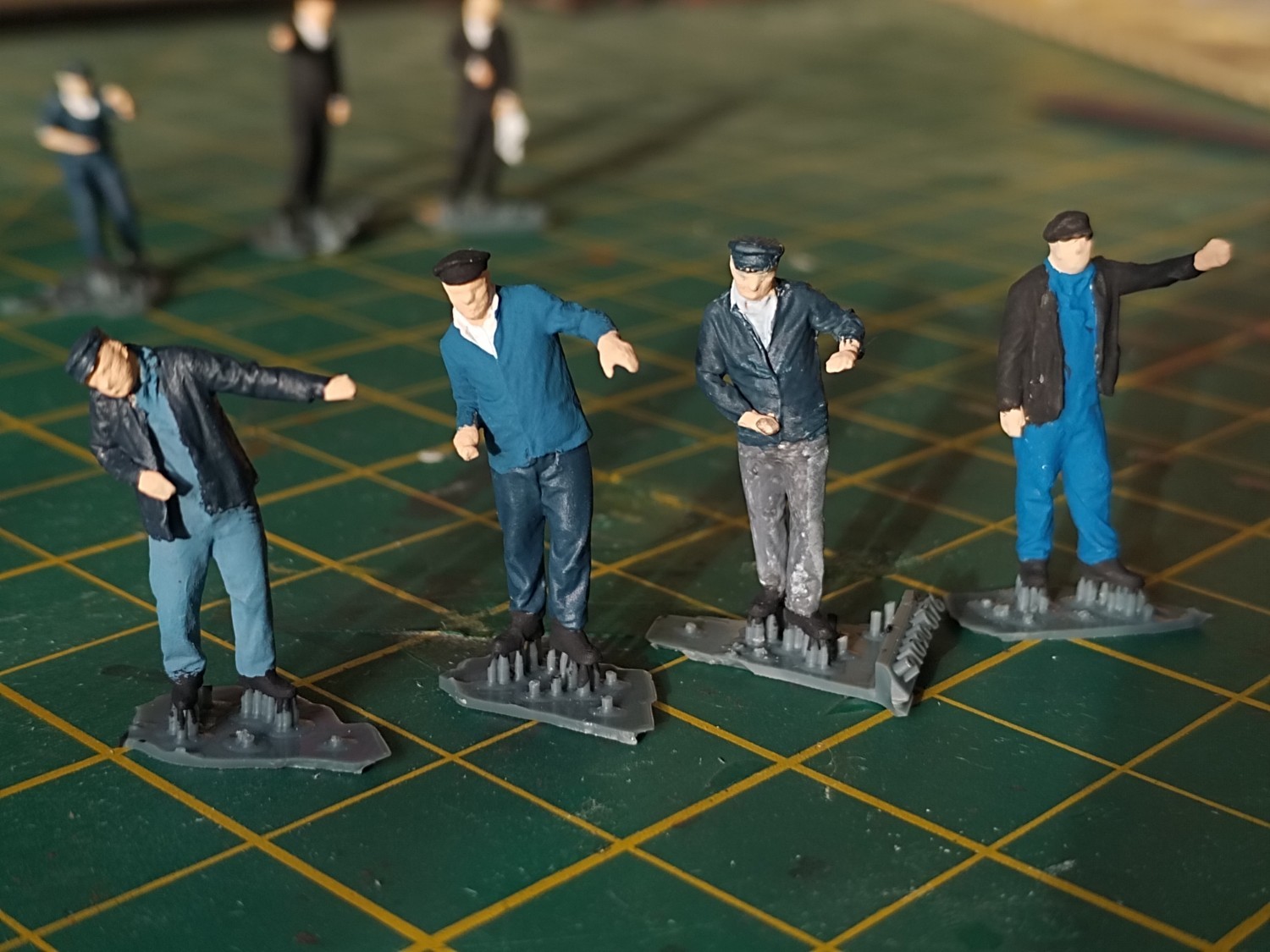 Modelu figures - grey showing through "skin" - Modelling Questions ...