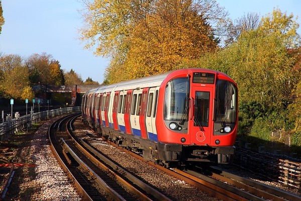 Mind the gap - an attic railway - London Underground - RMweb