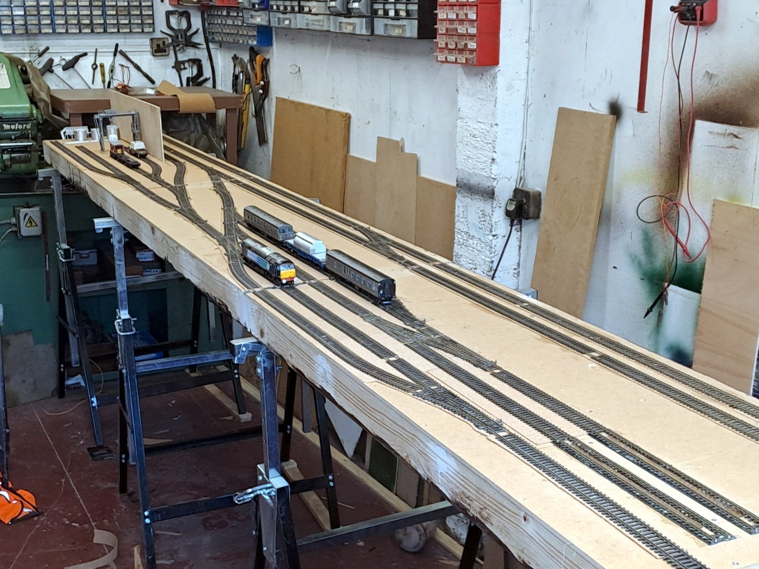Calder Grange . Nuclear rail traffic through the ages in 4mm - Layout ...