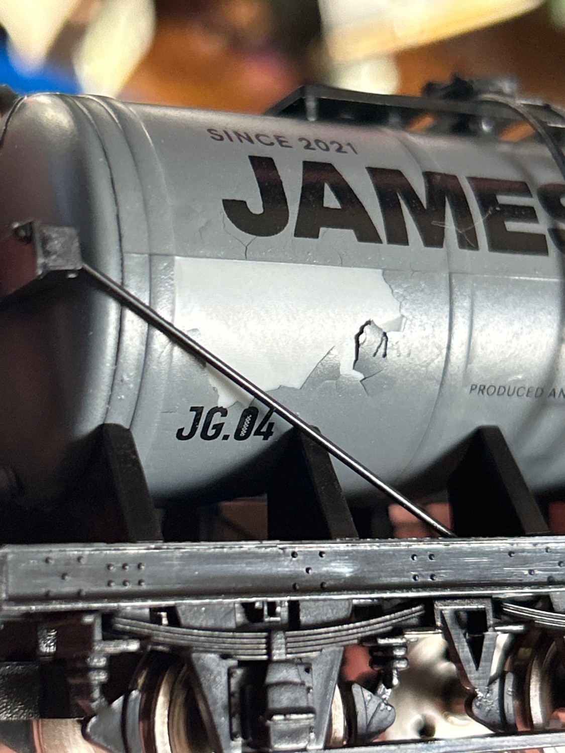 Dapol/Rails James Gin Tanker Paint Defect - £25 Wagons Should Not Do ...