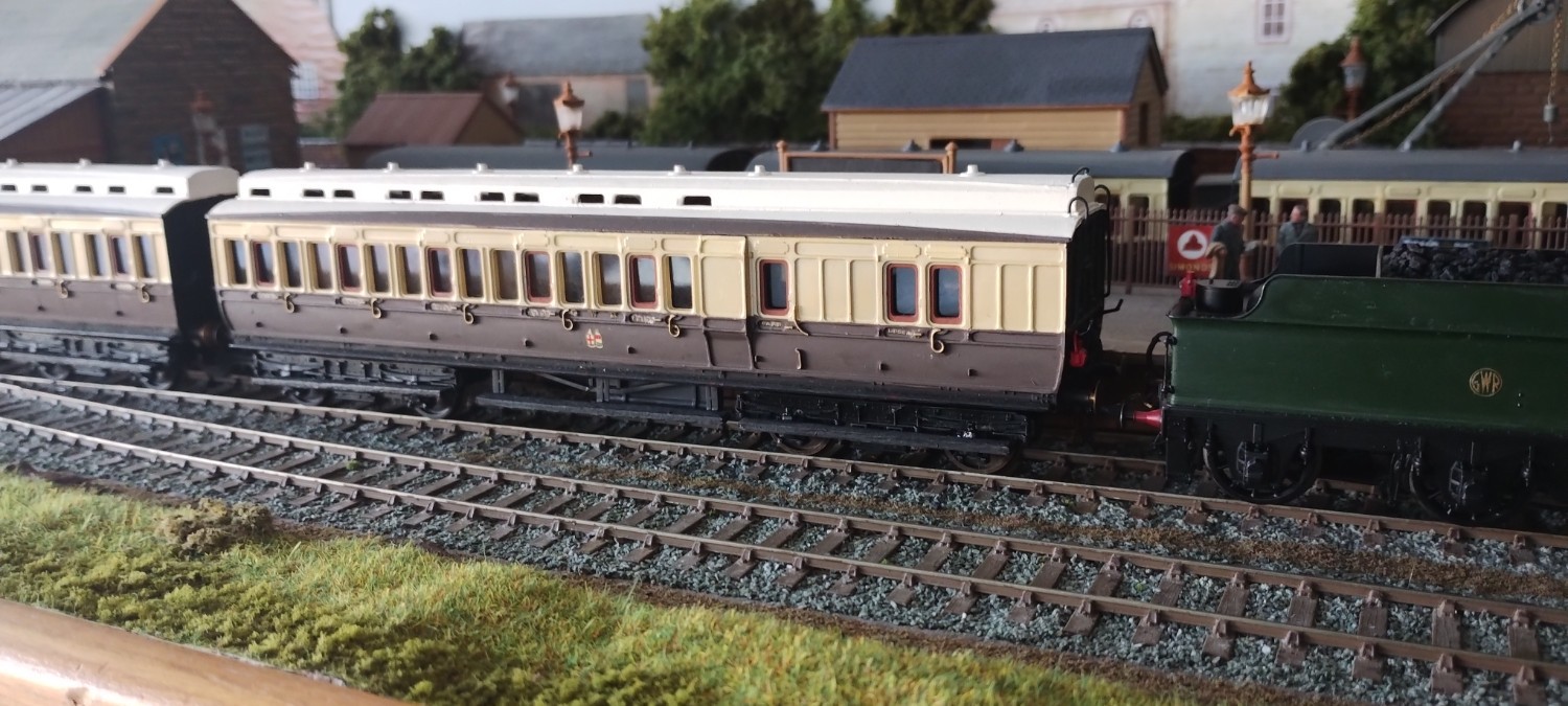 ex-Triang Short Clerestory coaches - Page 3 - Modifying & Detailing RTR ...