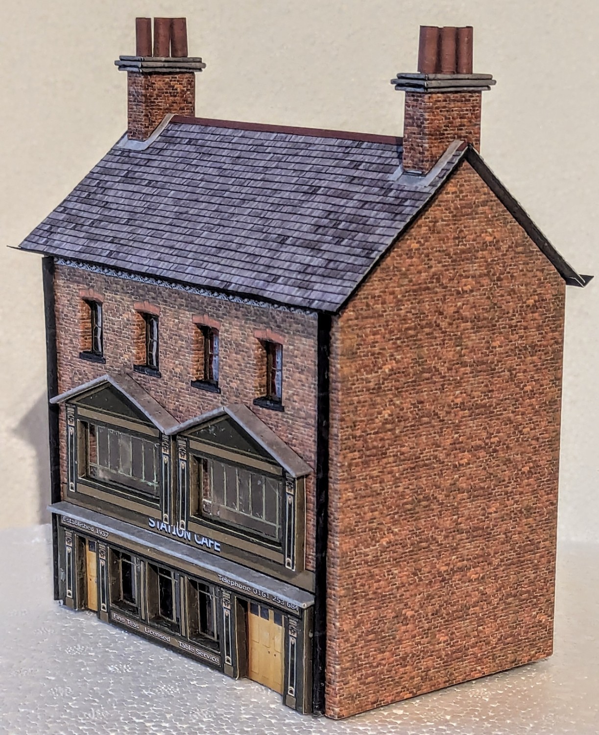 A new an exciting OO Gauge building for my high street at Denton ...