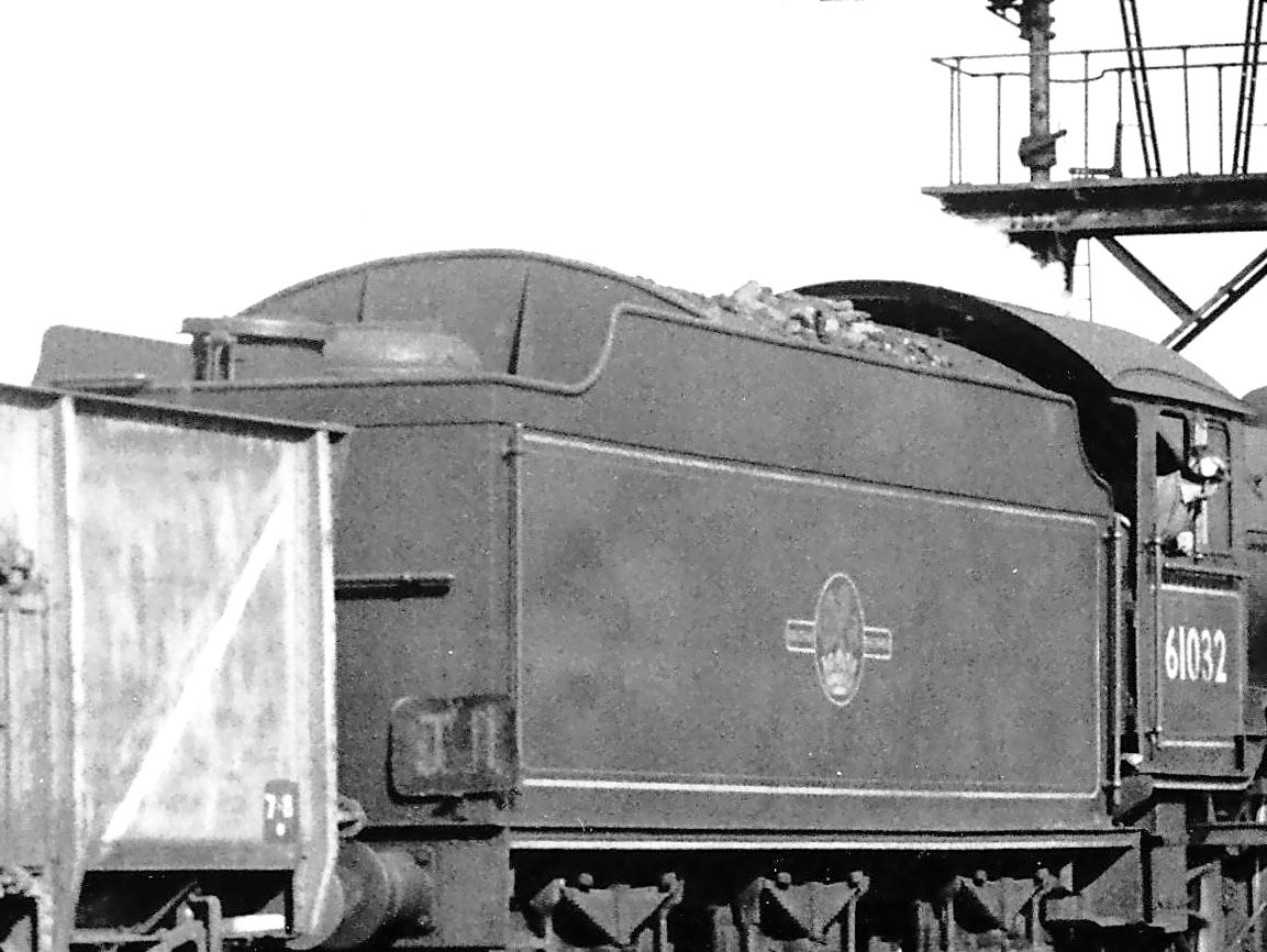 Electrification warning flashes on B1 tenders - UK Prototype Questions ...