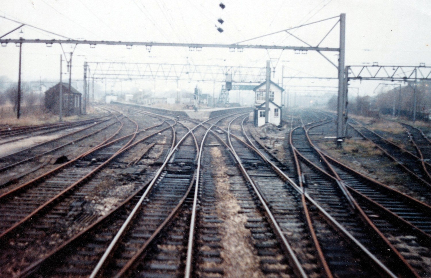 Swapping steam/diesel for electric at Woodhead Line ends - UK Prototype ...