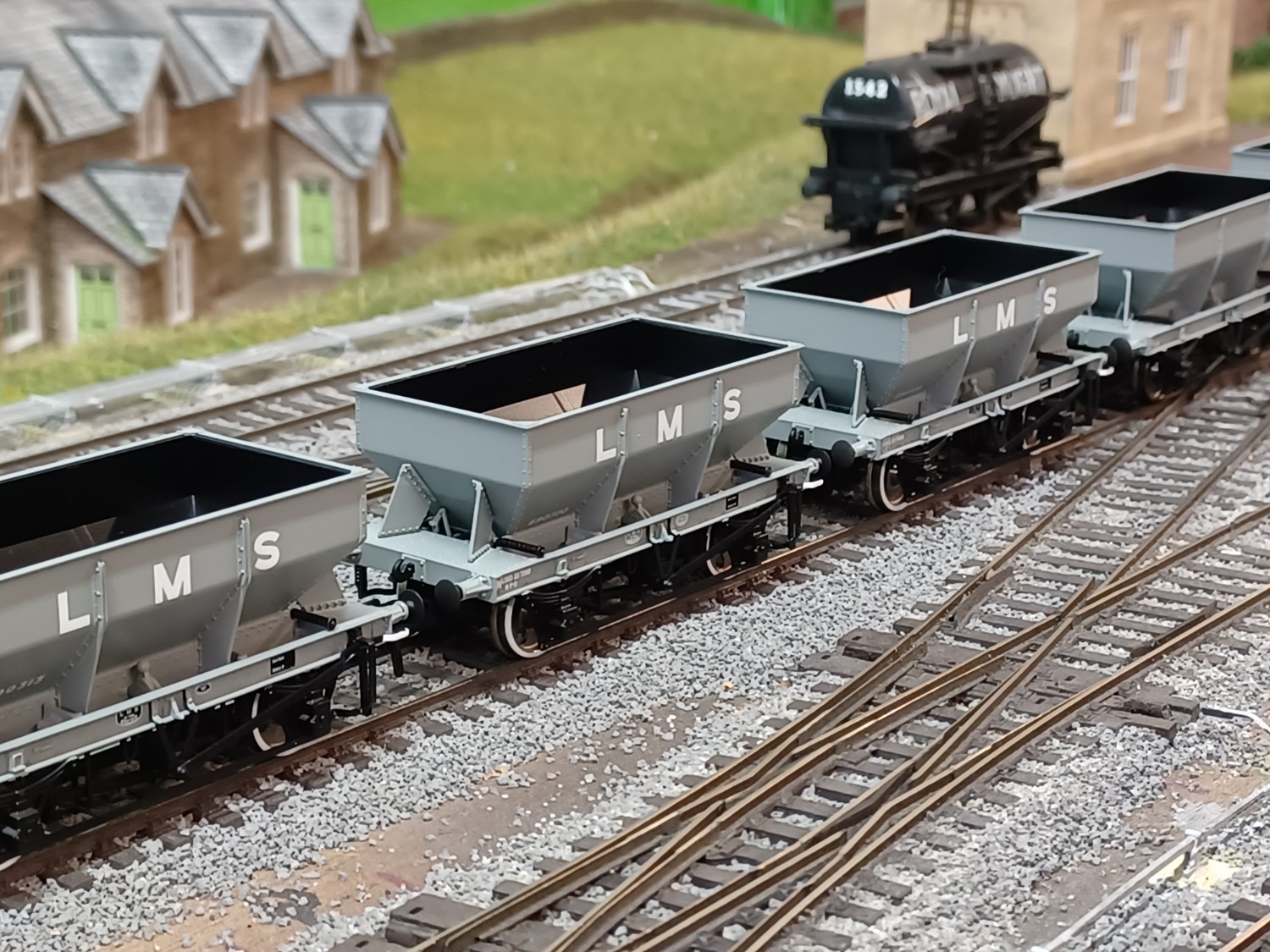 LMS 20t Iron Ore Hoppers (00) - Page 3 - Rapido Trains - RMweb