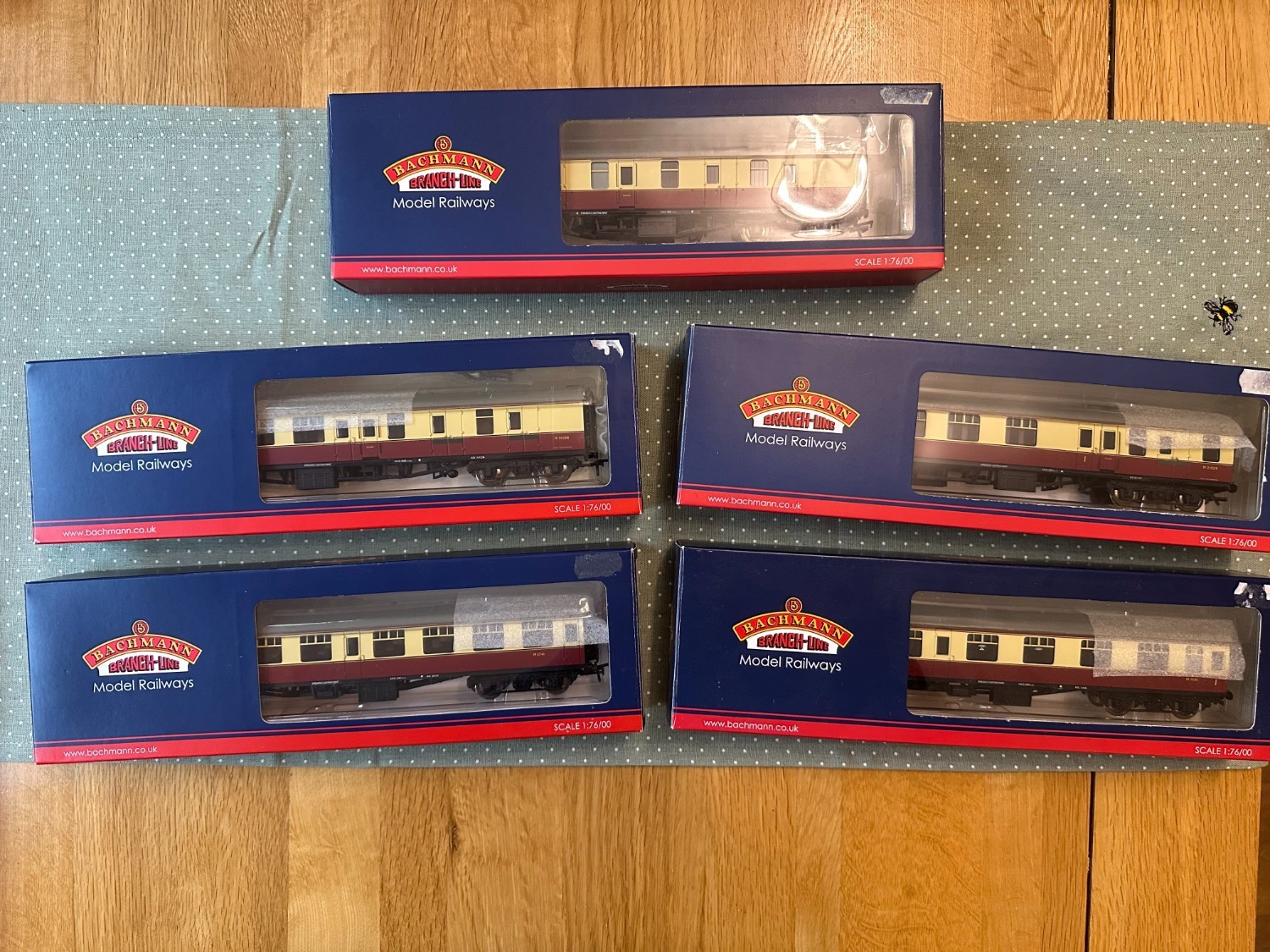 NOW SOLD ☆☆ Bachmann MK1 Coaches in Crimson & Cream - Sold Pending ...