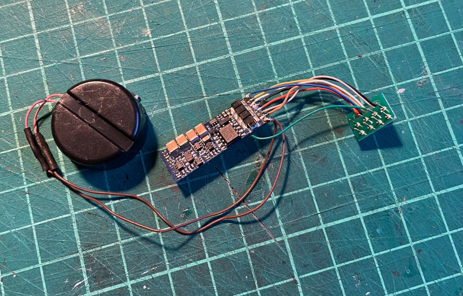 Sold - ESU Loksound V3.5 8-Pin decoder, Legomanbiffo Class 08 sound ...