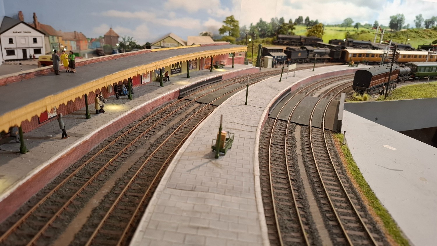 Colchester Essex, c1950s 4mm/OO gauge - Page 3 - Layout topics - RMweb