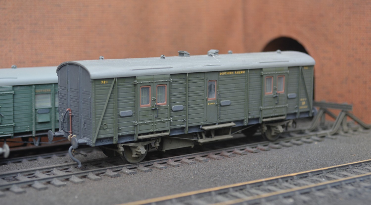 Oil lamps giving a white light? - UK Prototype Questions - RMweb