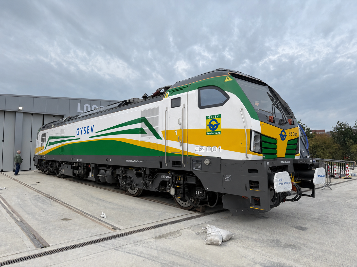 RevolutioN Trains Announce First Locomotive in OO Gauge the Class 93 ...