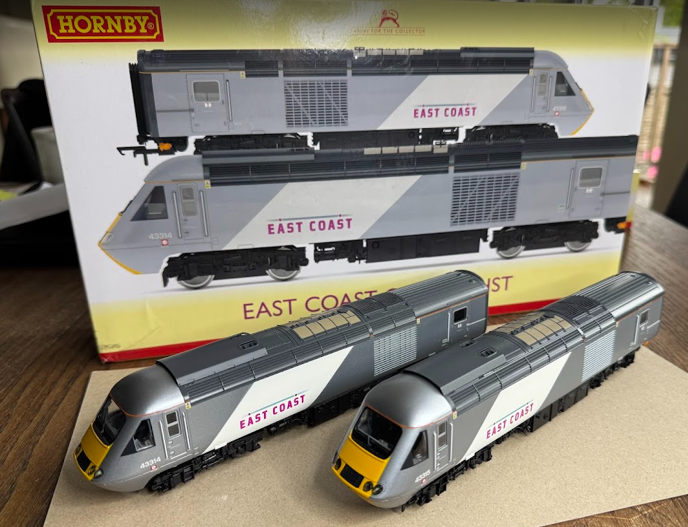 Hornby R30099 HST Train Pack, DCC Ready, East Coast Livery 2 available ...